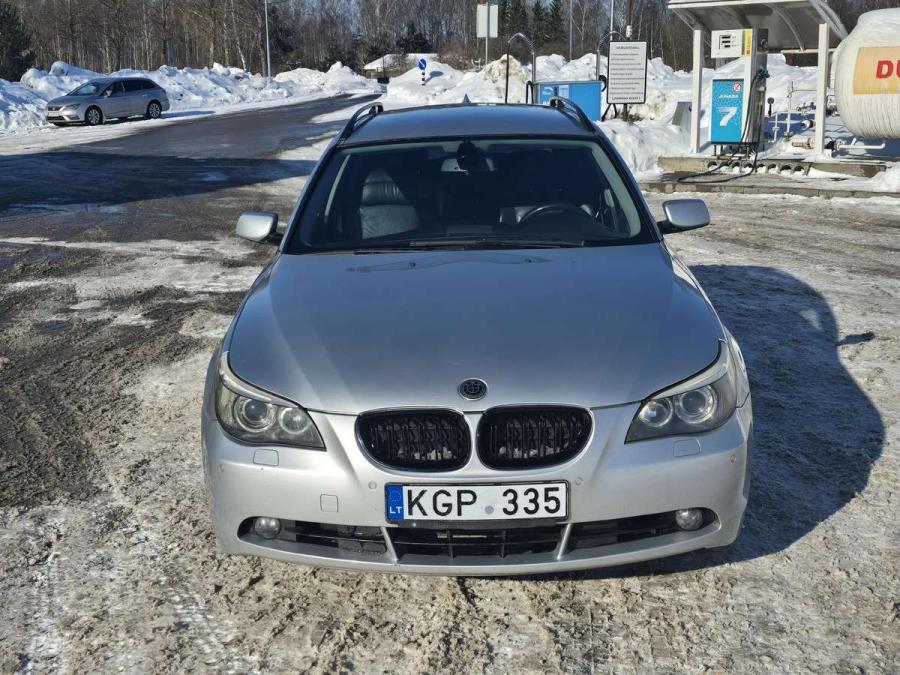 Pelēks BMW 525 2005 Šauļi, ar dzinēja tilpumu 2.50 L un nobraukumu 400 tūkst. km par 2850 €, foto 2 vietnē AUTOMOTO.COM.LV