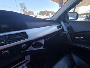 Pelēks BMW 525 2005 Šauļi, ar dzinēja tilpumu 2.50 L un nobraukumu 400 tūkst. km par 2850 €, foto 12 vietnē AUTOMOTO.COM.LV