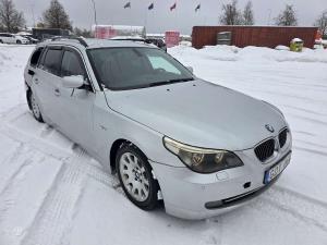 Pelēks BMW 525 2005 Šauļi, ar dzinēja tilpumu 2.50 L un nobraukumu 300 tūkst. km par 1100 €, foto 5 vietnē AUTOMOTO.COM.LV
