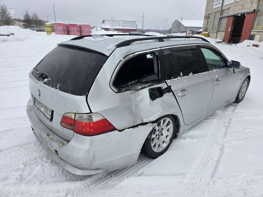 Pelēks BMW 525 2005 Šauļi, ar dzinēja tilpumu 2.50 L un nobraukumu 300 tūkst. km par 1100 €, foto 6 vietnē AUTOMOTO.COM.LV