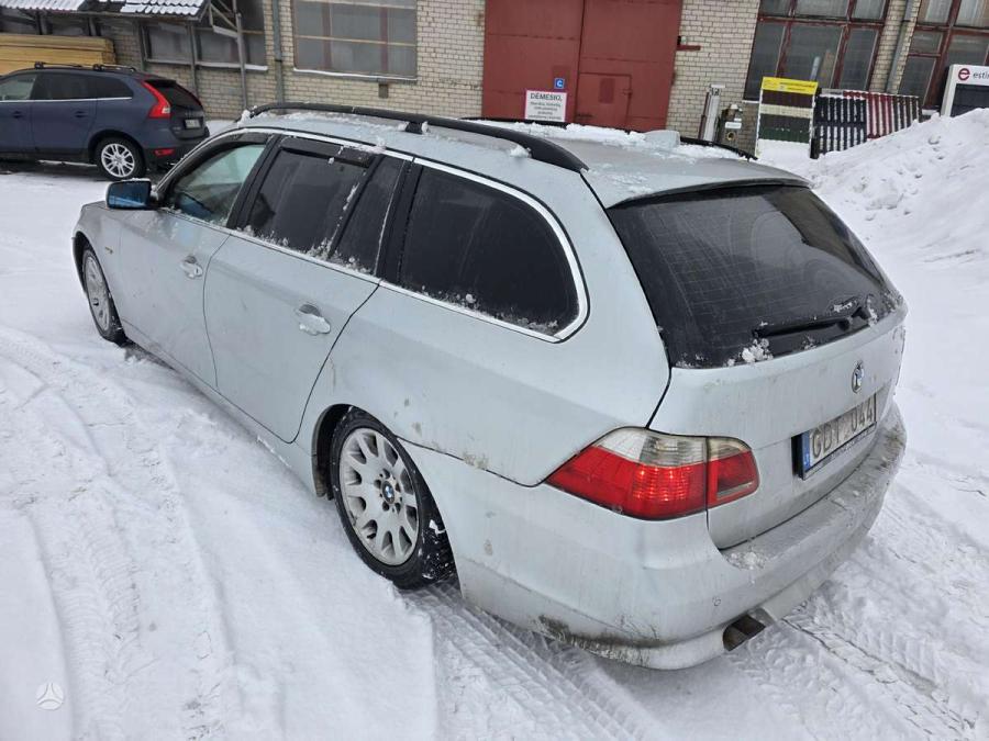 Pelēks BMW 525 2005 Šauļi, ar dzinēja tilpumu 2.50 L un nobraukumu 300 tūkst. km par 1100 €, foto 7 vietnē AUTOMOTO.COM.LV