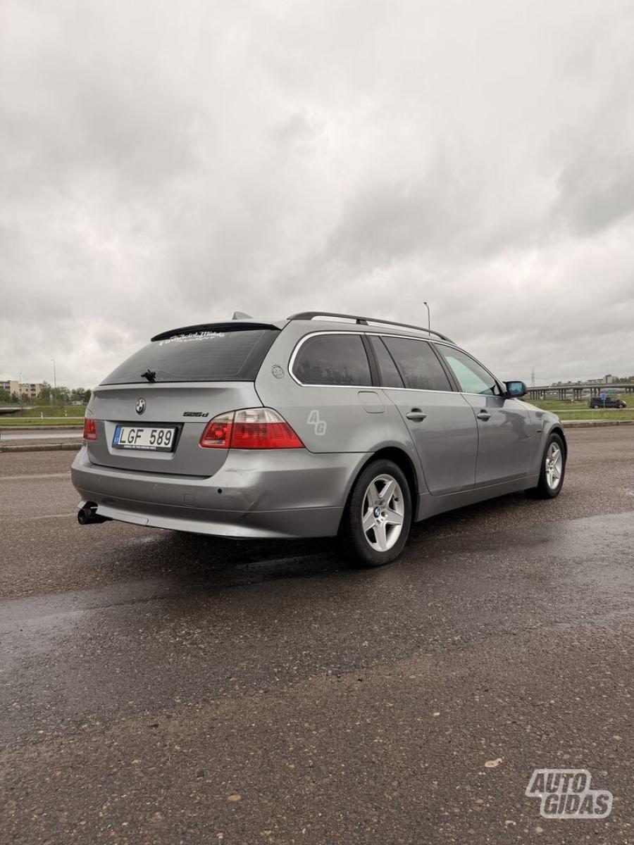 Pelēks BMW 525 2005 Kauņa, ar dzinēja tilpumu 3.00 L un nobraukumu 440 tūkst. km par 2700 €, foto 9 vietnē AUTOMOTO.COM.LV