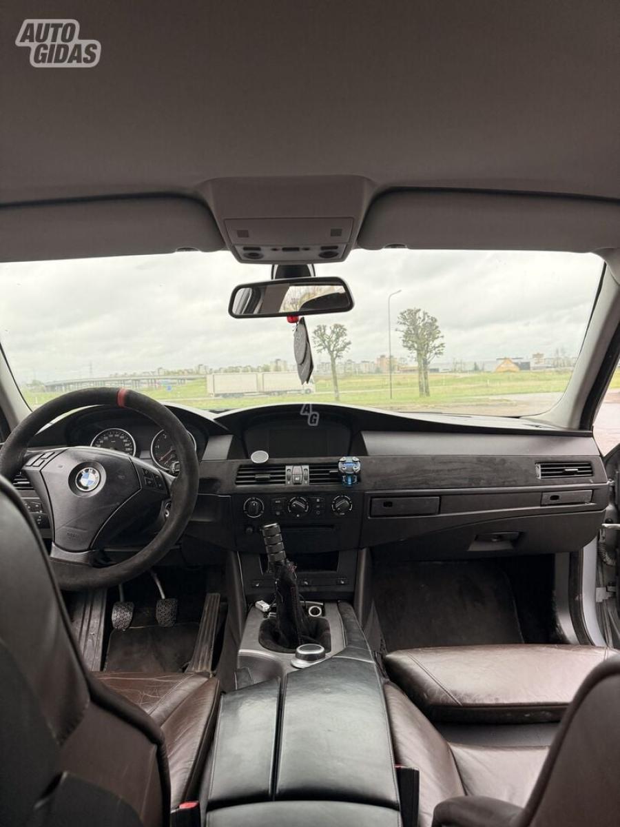 Pelēks BMW 525 2005 Kauņa, ar dzinēja tilpumu 3.00 L un nobraukumu 440 tūkst. km par 2700 €, foto 15 vietnē AUTOMOTO.COM.LV