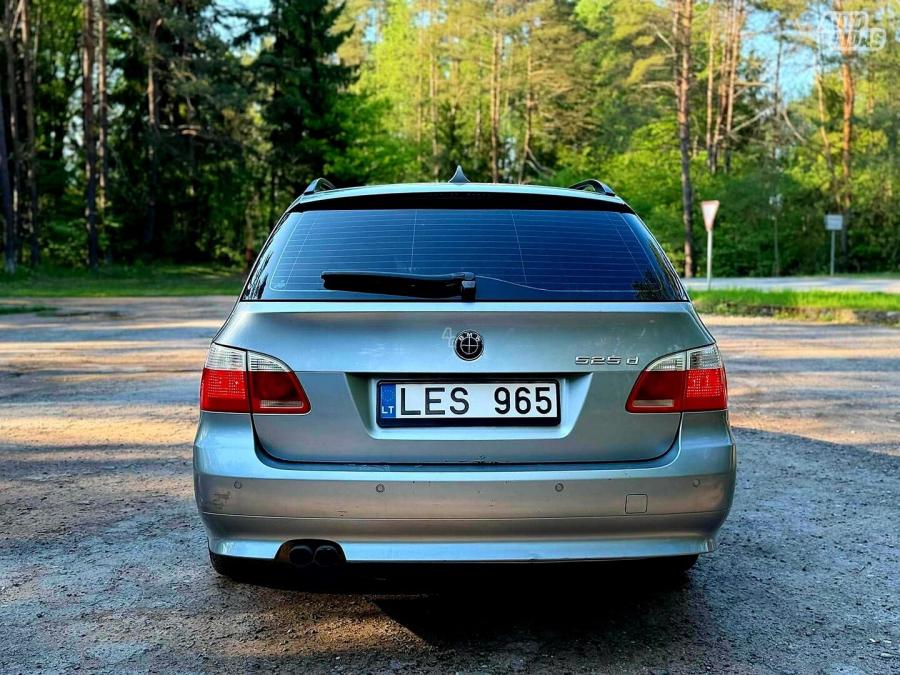 Grey BMW 525 2005 in Kaunas, with an engine capacity of 2.50 L and mileage of 340 thousand km for 2450 €, photo 8 on AUTOMOTO.COM.LV