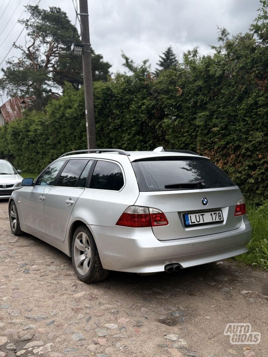 Pelēks BMW 525 2005 Viļņa, ar dzinēja tilpumu 2.50 L un nobraukumu 320 tūkst. km par 1450 €, foto 5 vietnē AUTOMOTO.COM.LV
