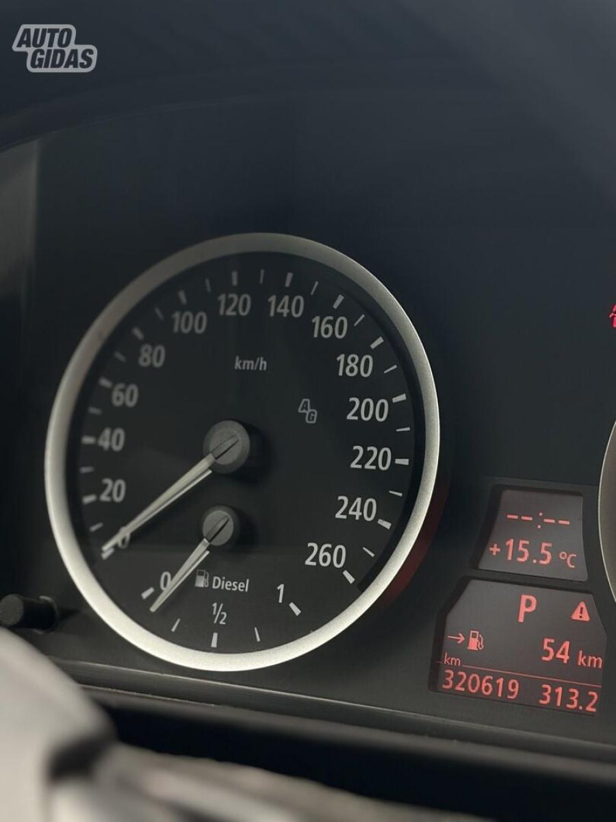 Pelēks BMW 525 2005 Viļņa, ar dzinēja tilpumu 2.50 L un nobraukumu 320 tūkst. km par 1450 €, foto 12 vietnē AUTOMOTO.COM.LV
