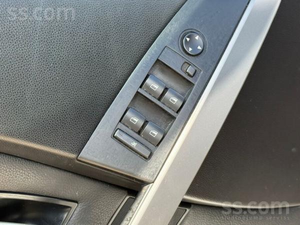 Grey BMW 525 2005 in Riga, with an engine capacity of 2.50 L and mileage of 364 thousand km for 2000 €, photo 8 on AUTOMOTO.COM.LV