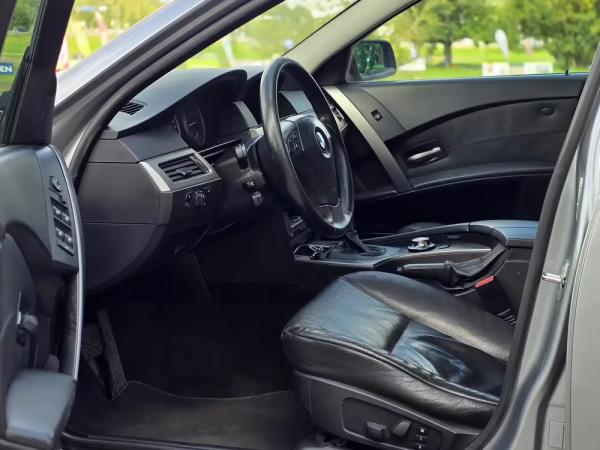 Grey BMW 525 2005 in Grobiņa, with an engine capacity of 2.50 L and mileage of 431 thousand km for 2900 €, photo 10 on AUTOMOTO.COM.LV