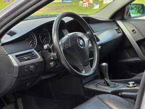 Pelēks BMW 525 2005 Grobiņa, ar dzinēja tilpumu 2.50 L un nobraukumu 431 tūkst. km par 2900 €, foto 12 vietnē AUTOMOTO.COM.LV