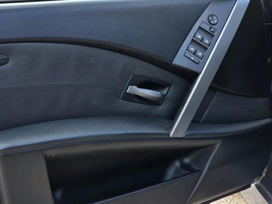 Pelēks BMW 525 2005 Grobiņa, ar dzinēja tilpumu 2.50 L un nobraukumu 431 tūkst. km par 2900 €, foto 13 vietnē AUTOMOTO.COM.LV