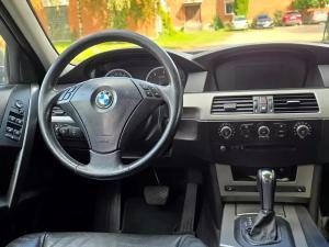 Pelēks BMW 525 2005 Grobiņa, ar dzinēja tilpumu 2.50 L un nobraukumu 431 tūkst. km par 2900 €, foto 17 vietnē AUTOMOTO.COM.LV