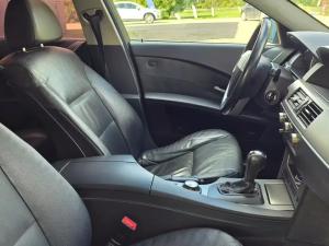 Pelēks BMW 525 2005 Grobiņa, ar dzinēja tilpumu 2.50 L un nobraukumu 431 tūkst. km par 2900 €, foto 18 vietnē AUTOMOTO.COM.LV