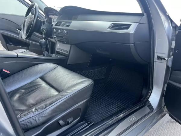 Pelēks BMW 525 2005 Jēkabpils, ar dzinēja tilpumu 2.50 L un nobraukumu 342 tūkst. km par 3200 €, foto 7 vietnē AUTOMOTO.COM.LV