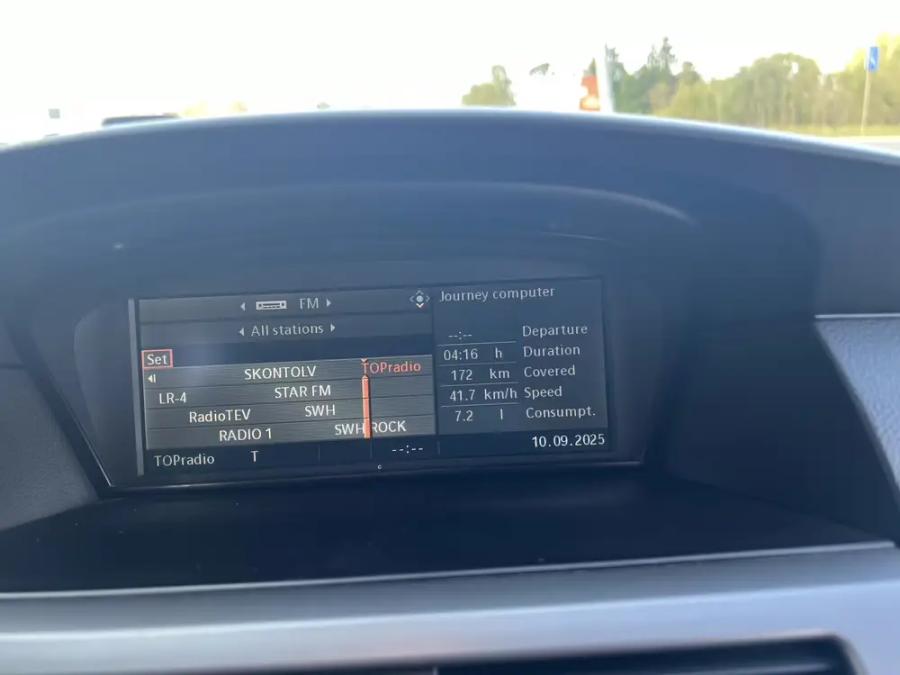 Pelēks BMW 525 2005 Jēkabpils, ar dzinēja tilpumu 2.50 L un nobraukumu 342 tūkst. km par 3200 €, foto 13 vietnē AUTOMOTO.COM.LV