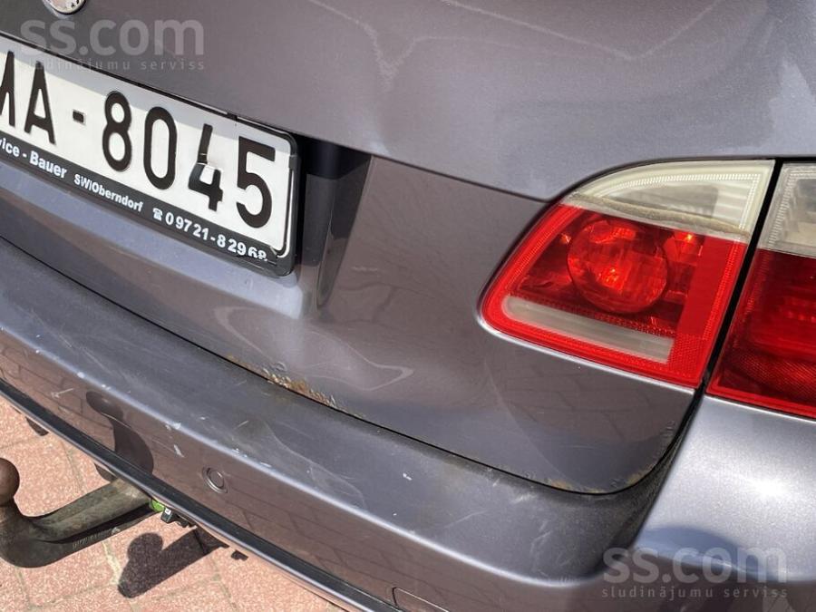 Pelēks BMW 525 2005 Preiļi, ar dzinēja tilpumu 2.50 L un nobraukumu 371 tūkst. km par 2650 €, foto 15 vietnē AUTOMOTO.COM.LV