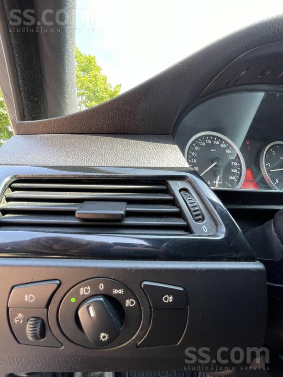 Pelēks BMW 525 2005 Preiļi, ar dzinēja tilpumu 2.50 L un nobraukumu 371 tūkst. km par 2650 €, foto 23 vietnē AUTOMOTO.COM.LV