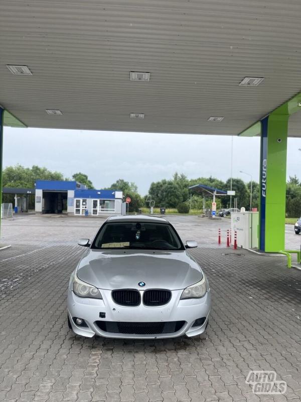 Серый БМВ 525 2005 в Клайпеда, объемом двигателя 2.50 л и пробегом 340 тыс. км за 2450 €, фото 2 на AUTOMOTO.COM.LV