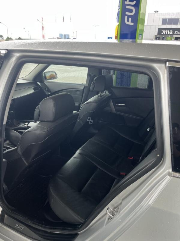 Grey BMW 525 2005 in Klaipeda, with an engine capacity of 2.50 L and mileage of 340 thousand km for 2450 €, photo 10 on AUTOMOTO.COM.LV