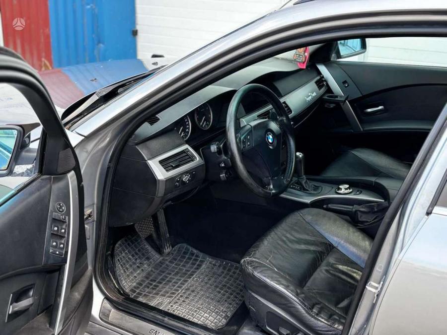 Pelēks BMW 525 2005 Viļņa, ar dzinēja tilpumu 2.50 L un nobraukumu 320 tūkst. km par 1900 €, foto 8 vietnē AUTOMOTO.COM.LV