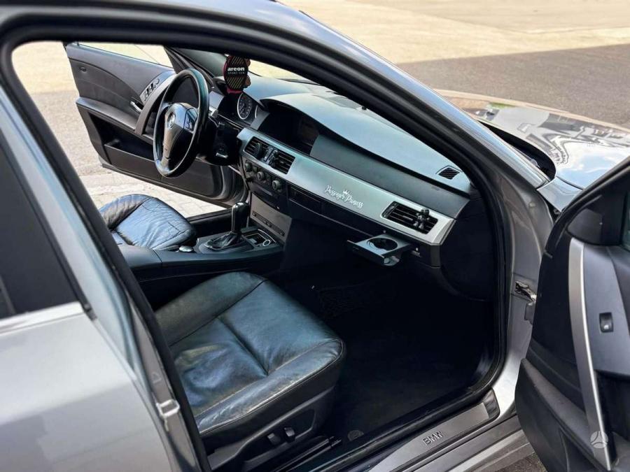 Pelēks BMW 525 2005 Viļņa, ar dzinēja tilpumu 2.50 L un nobraukumu 320 tūkst. km par 1900 €, foto 9 vietnē AUTOMOTO.COM.LV