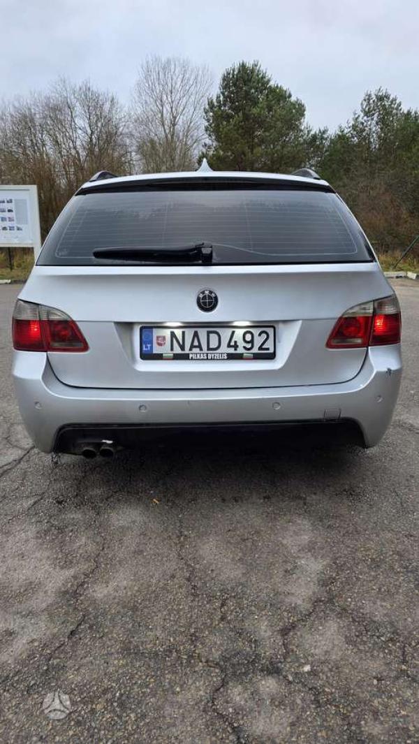 Grey BMW 525 2005 in Klaipeda, with an engine capacity of 2.50 L and mileage of 400 thousand km for 2100 €, photo 2 on AUTOMOTO.COM.LV