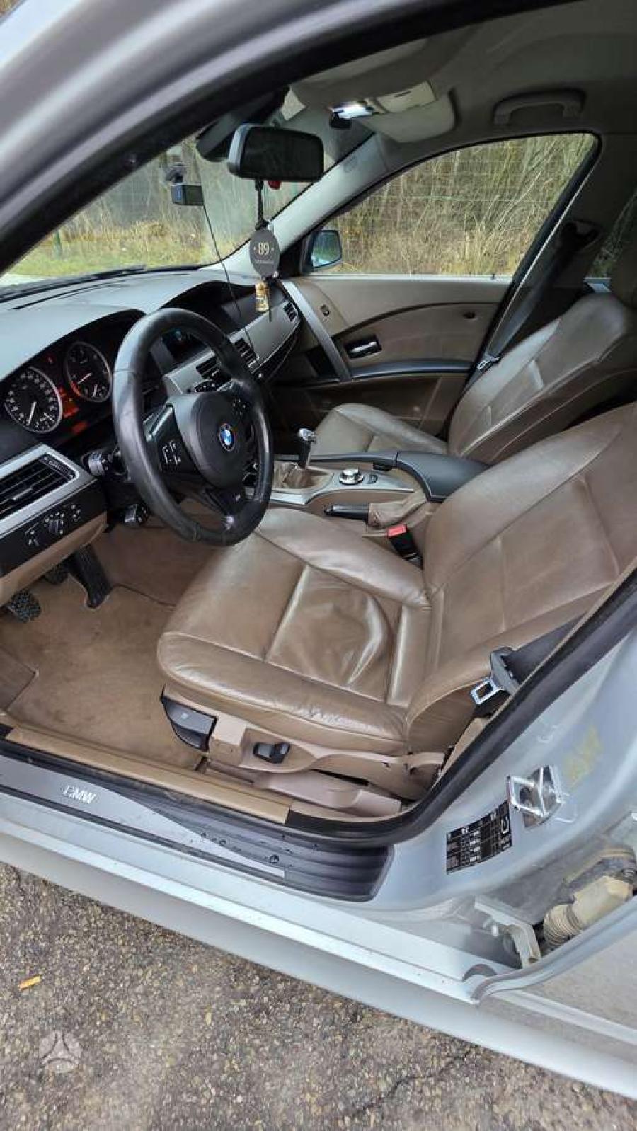 Pelēks BMW 525 2005 Klaipėda, ar dzinēja tilpumu 2.50 L un nobraukumu 400 tūkst. km par 2100 €, foto 6 vietnē AUTOMOTO.COM.LV