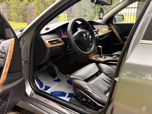 Grey BMW 525 2005 in Vilnius, with an engine capacity of 2.50 L and mileage of 428 thousand km for 1650 €, photo 7 on AUTOMOTO.COM.LV