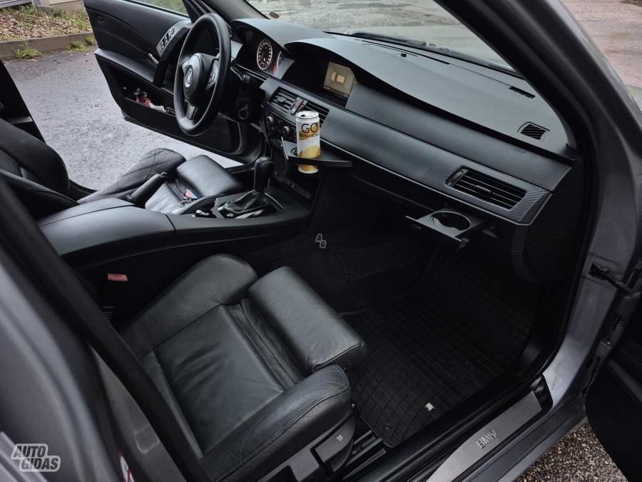 Grey BMW 525 2005 in Kaunas, with an engine capacity of 2.50 L and mileage of 397 thousand km for 3250 €, photo 10 on AUTOMOTO.COM.LV