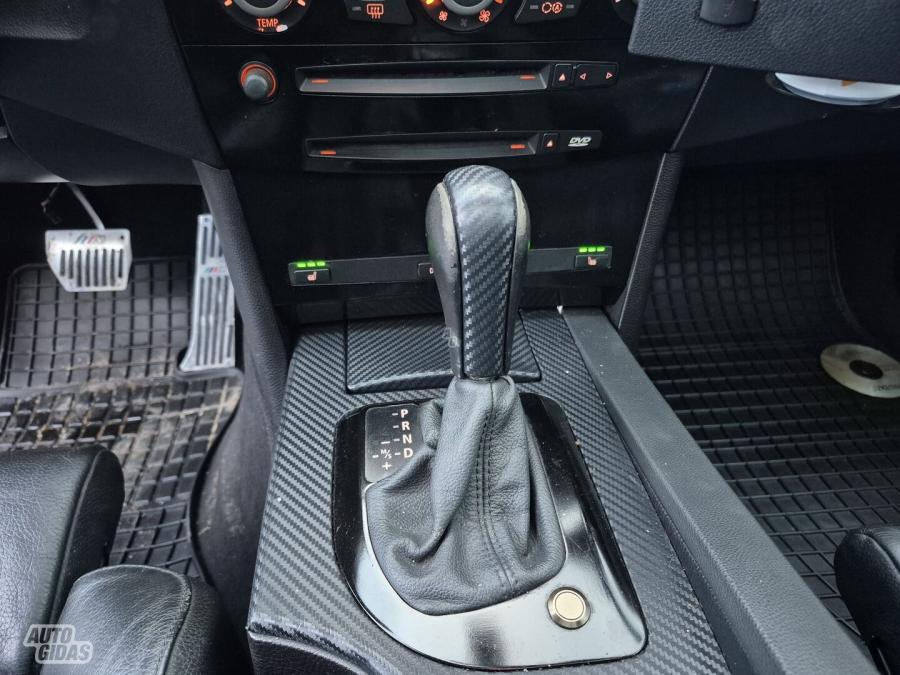 Grey BMW 525 2005 in Kaunas, with an engine capacity of 2.50 L and mileage of 397 thousand km for 3250 €, photo 13 on AUTOMOTO.COM.LV