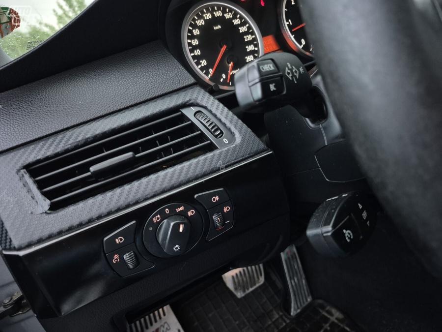 Grey BMW 525 2005 in Kaunas, with an engine capacity of 2.50 L and mileage of 397 thousand km for 3250 €, photo 16 on AUTOMOTO.COM.LV