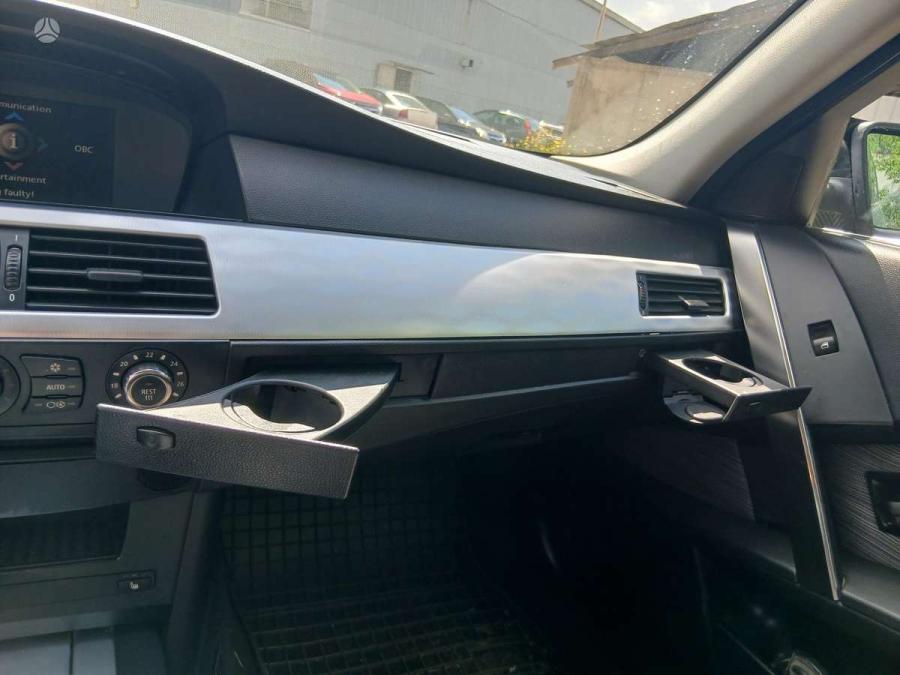 Pelēks BMW 525 2005 Šauļi, ar dzinēja tilpumu 2.49 L un nobraukumu 409 tūkst. km par 3599 €, foto 14 vietnē AUTOMOTO.COM.LV