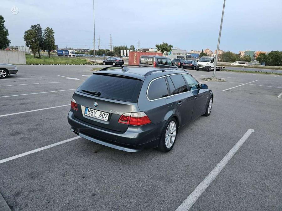 Pelēks BMW 525 2005 Kauņa, ar dzinēja tilpumu 2.50 L un nobraukumu 371 tūkst. km par 1850 €, foto 4 vietnē AUTOMOTO.COM.LV
