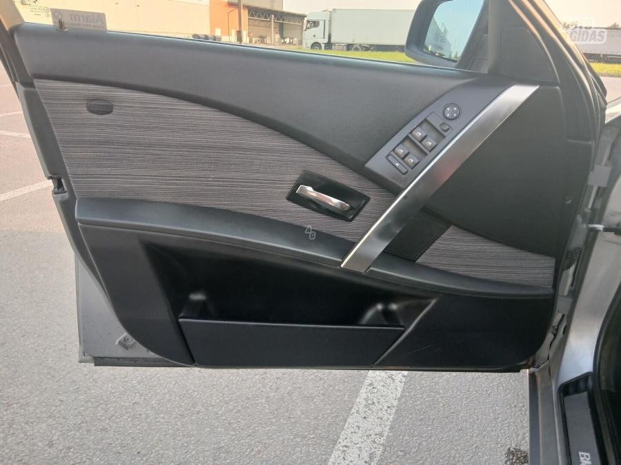 Pelēks BMW 525 2005 Šauļi, ar dzinēja tilpumu 2.50 L un nobraukumu 409 tūkst. km par 2100 €, foto 11 vietnē AUTOMOTO.COM.LV
