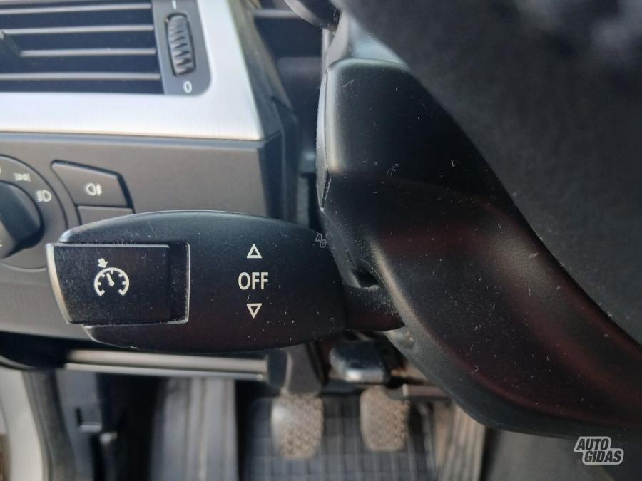 Pelēks BMW 525 2005 Šauļi, ar dzinēja tilpumu 2.50 L un nobraukumu 409 tūkst. km par 2100 €, foto 12 vietnē AUTOMOTO.COM.LV