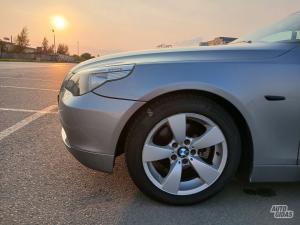 Pelēks BMW 525 2005 Šauļi, ar dzinēja tilpumu 2.50 L un nobraukumu 409 tūkst. km par 2100 €, foto 23 vietnē AUTOMOTO.COM.LV