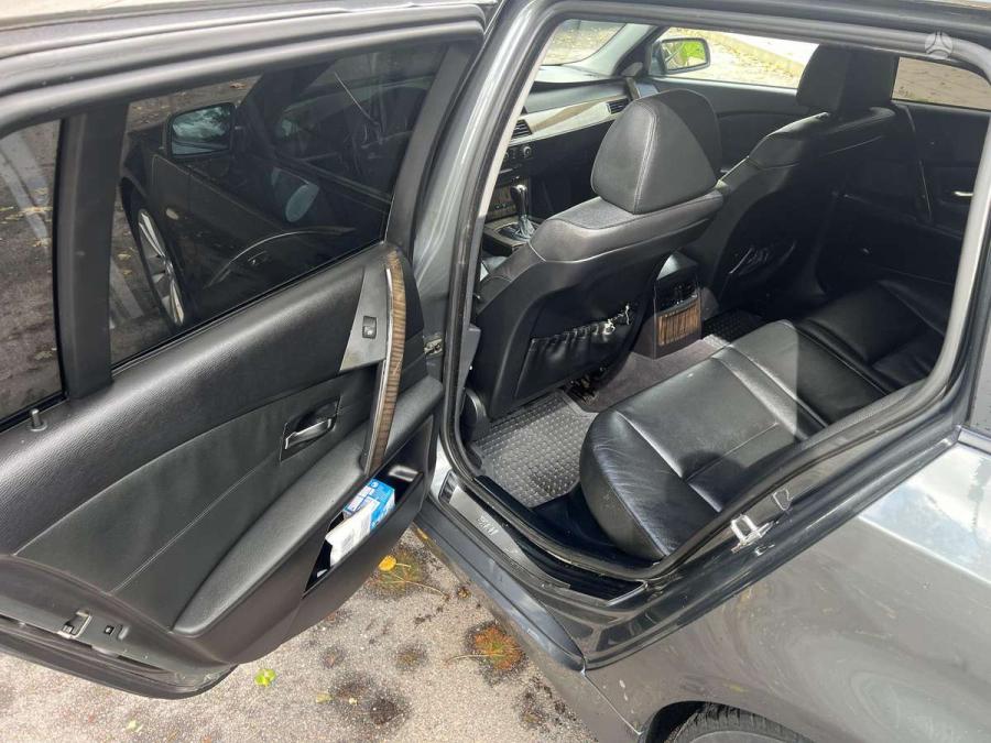Grey BMW 525 2005 in Vilnius, with an engine capacity of 2.50 L and mileage of 442 thousand km for 2900 €, photo 12 on AUTOMOTO.COM.LV