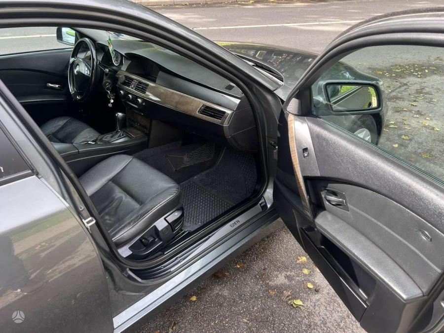 Grey BMW 525 2005 in Vilnius, with an engine capacity of 2.50 L and mileage of 442 thousand km for 2900 €, photo 14 on AUTOMOTO.COM.LV