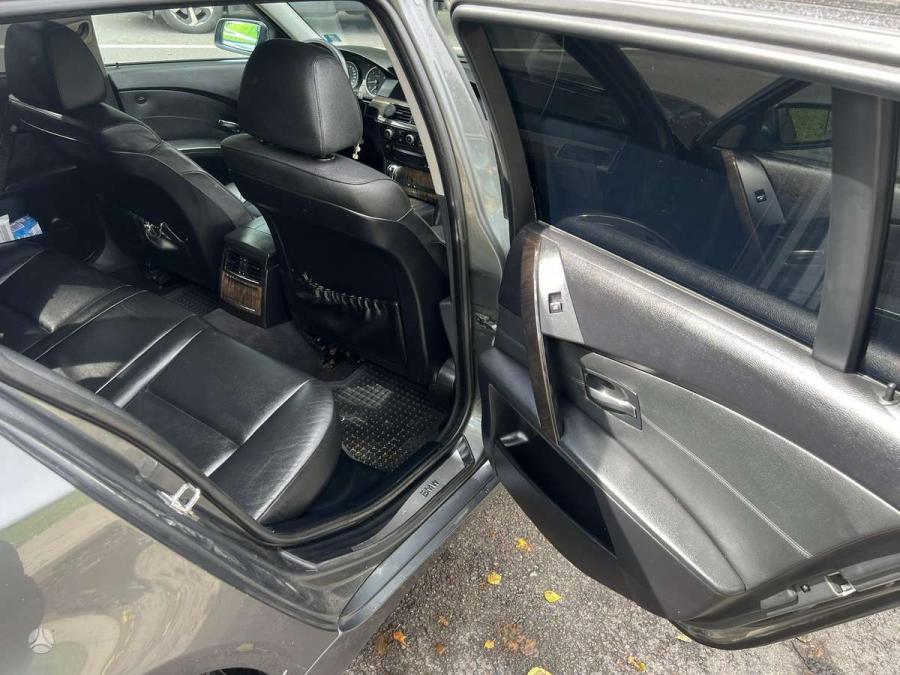 Grey BMW 525 2005 in Vilnius, with an engine capacity of 2.50 L and mileage of 442 thousand km for 2900 €, photo 16 on AUTOMOTO.COM.LV