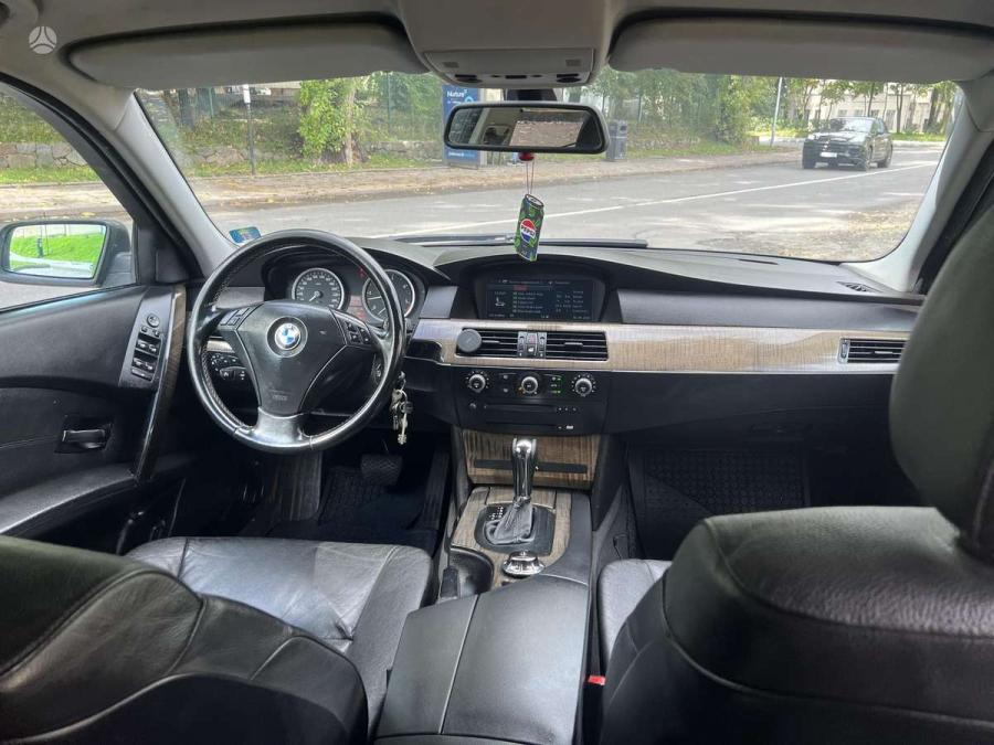 Grey BMW 525 2005 in Vilnius, with an engine capacity of 2.50 L and mileage of 442 thousand km for 2900 €, photo 18 on AUTOMOTO.COM.LV