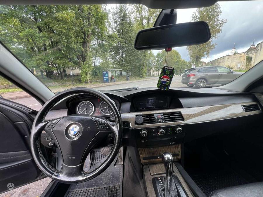 Grey BMW 525 2005 in Vilnius, with an engine capacity of 2.50 L and mileage of 442 thousand km for 2900 €, photo 19 on AUTOMOTO.COM.LV