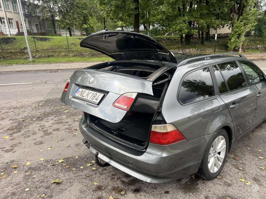 Grey BMW 525 2005 in Vilnius, with an engine capacity of 2.50 L and mileage of 442 thousand km for 2900 €, photo 23 on AUTOMOTO.COM.LV