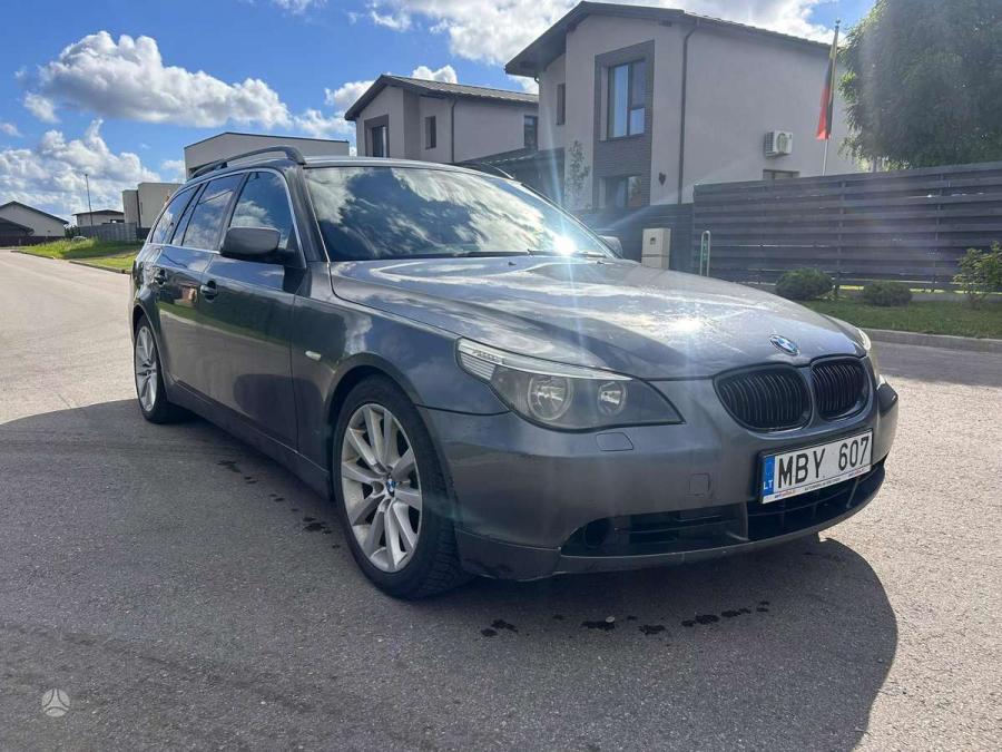 Grey BMW 525 2005 in Vilnius, with an engine capacity of 2.50 L and mileage of 380 thousand km for 1900 €, photo 3 on AUTOMOTO.COM.LV