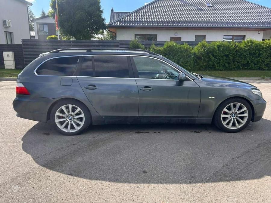 Grey BMW 525 2005 in Vilnius, with an engine capacity of 2.50 L and mileage of 380 thousand km for 1900 €, photo 4 on AUTOMOTO.COM.LV