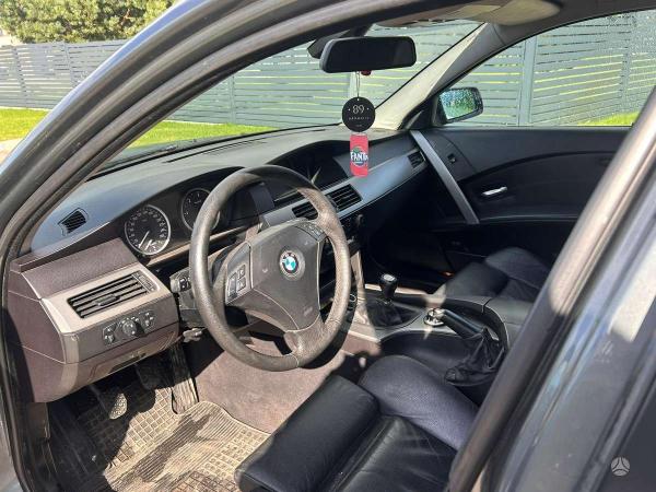Pelēks BMW 525 2005 Viļņa, ar dzinēja tilpumu 2.50 L un nobraukumu 380 tūkst. km par 1900 €, foto 8 vietnē AUTOMOTO.COM.LV