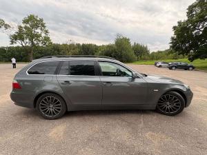 Grey BMW 525 2005 in Kaunas, with an engine capacity of 2.50 L and mileage of 400 thousand km for 2250 €, photo  on AUTOMOTO.COM.LV