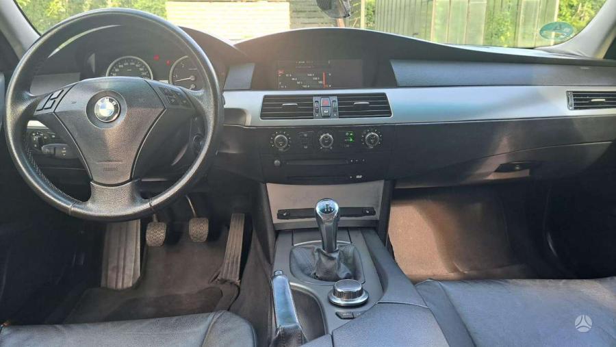 Pelēks BMW 525 2005 Kauņa, ar dzinēja tilpumu 2.50 L un nobraukumu 400 tūkst. km par 2250 €, foto 8 vietnē AUTOMOTO.COM.LV