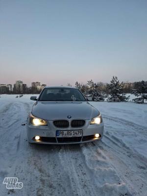 Pelēks BMW 525 2006 Viļņa, ar dzinēja tilpumu 2.50 L un nobraukumu 355 tūkst. km par 3200 €, foto  vietnē AUTOMOTO.COM.LV