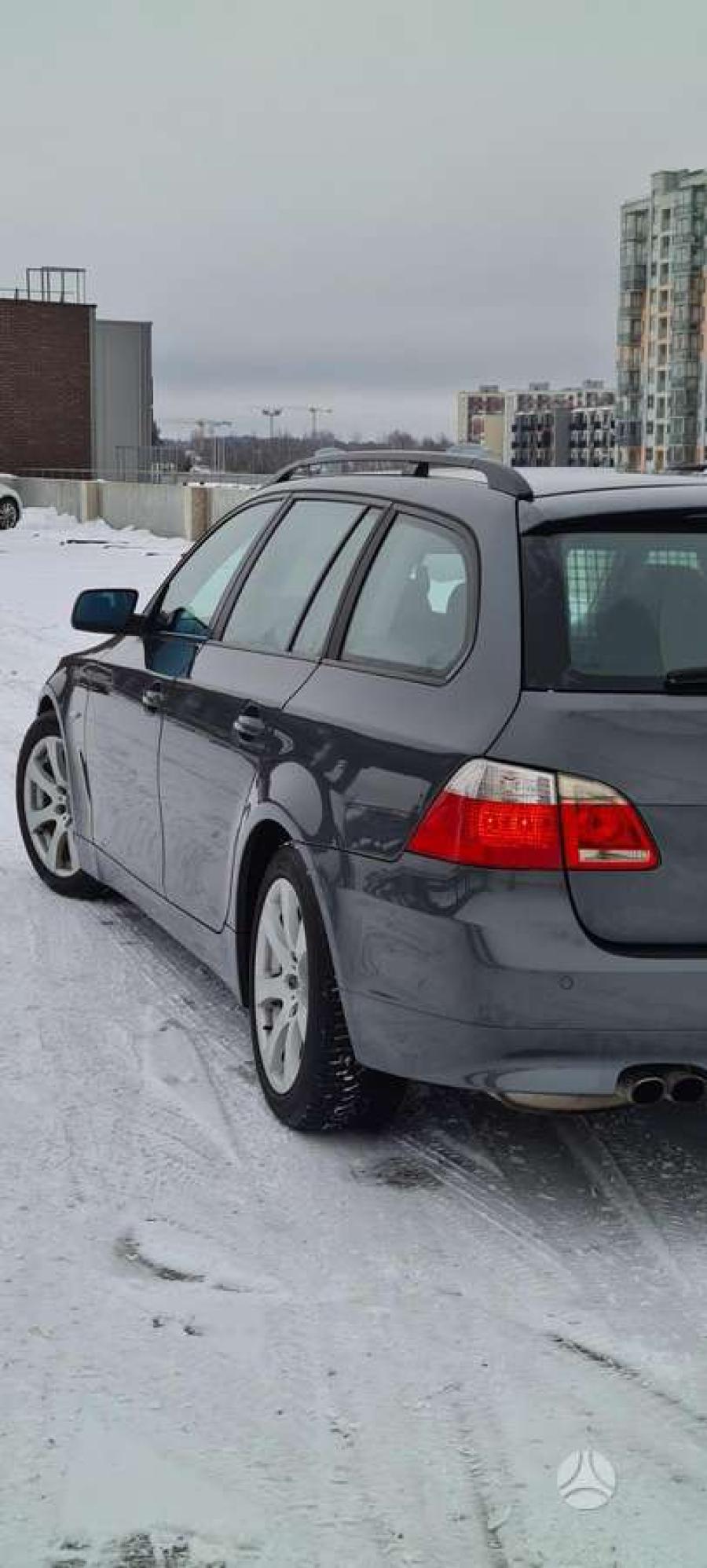 Grey BMW 525 2006 in Vilnius, with an engine capacity of 2.50 L and mileage of 242 thousand km for 3500 €, photo 10 on AUTOMOTO.COM.LV