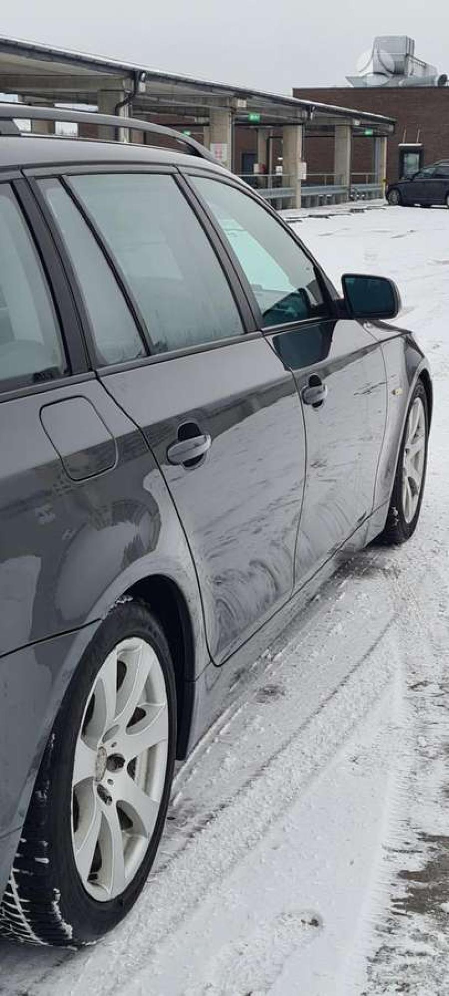 Grey BMW 525 2006 in Vilnius, with an engine capacity of 2.50 L and mileage of 242 thousand km for 3500 €, photo 24 on AUTOMOTO.COM.LV