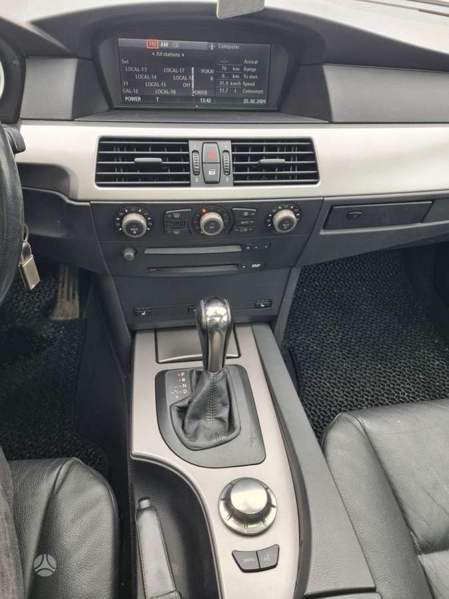Grey BMW 525 2006 in Vilnius, with an engine capacity of 2.50 L and mileage of 242 thousand km for 3500 €, photo 40 on AUTOMOTO.COM.LV